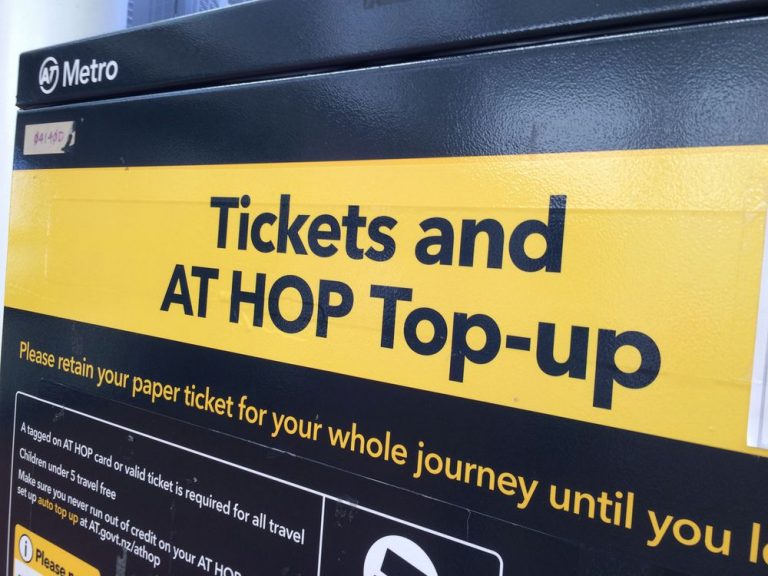 AT Hop カードの購入方法、チャージ（Top up）方法 、使い方 | NZを自力で攻略